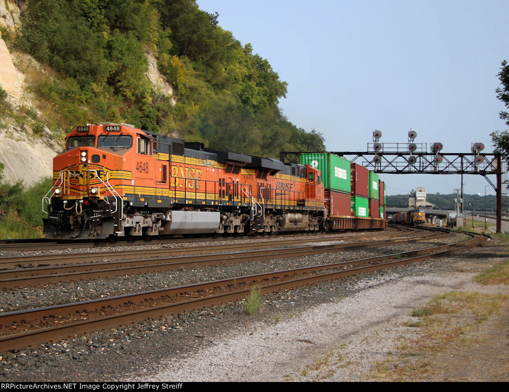 BNSF 4648